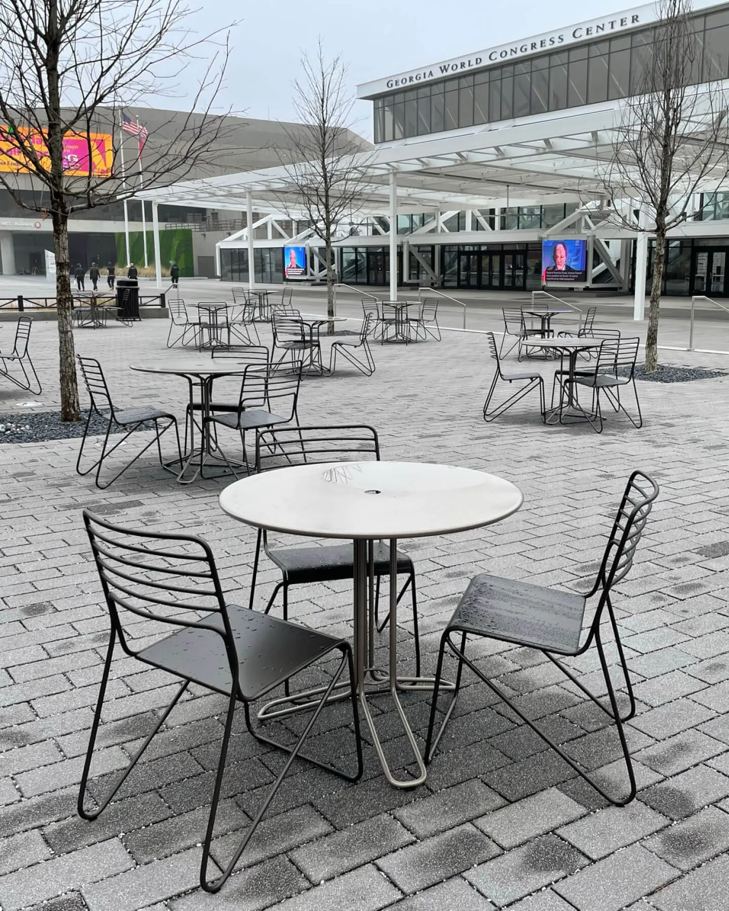 210 Cluster Seating - Maglin