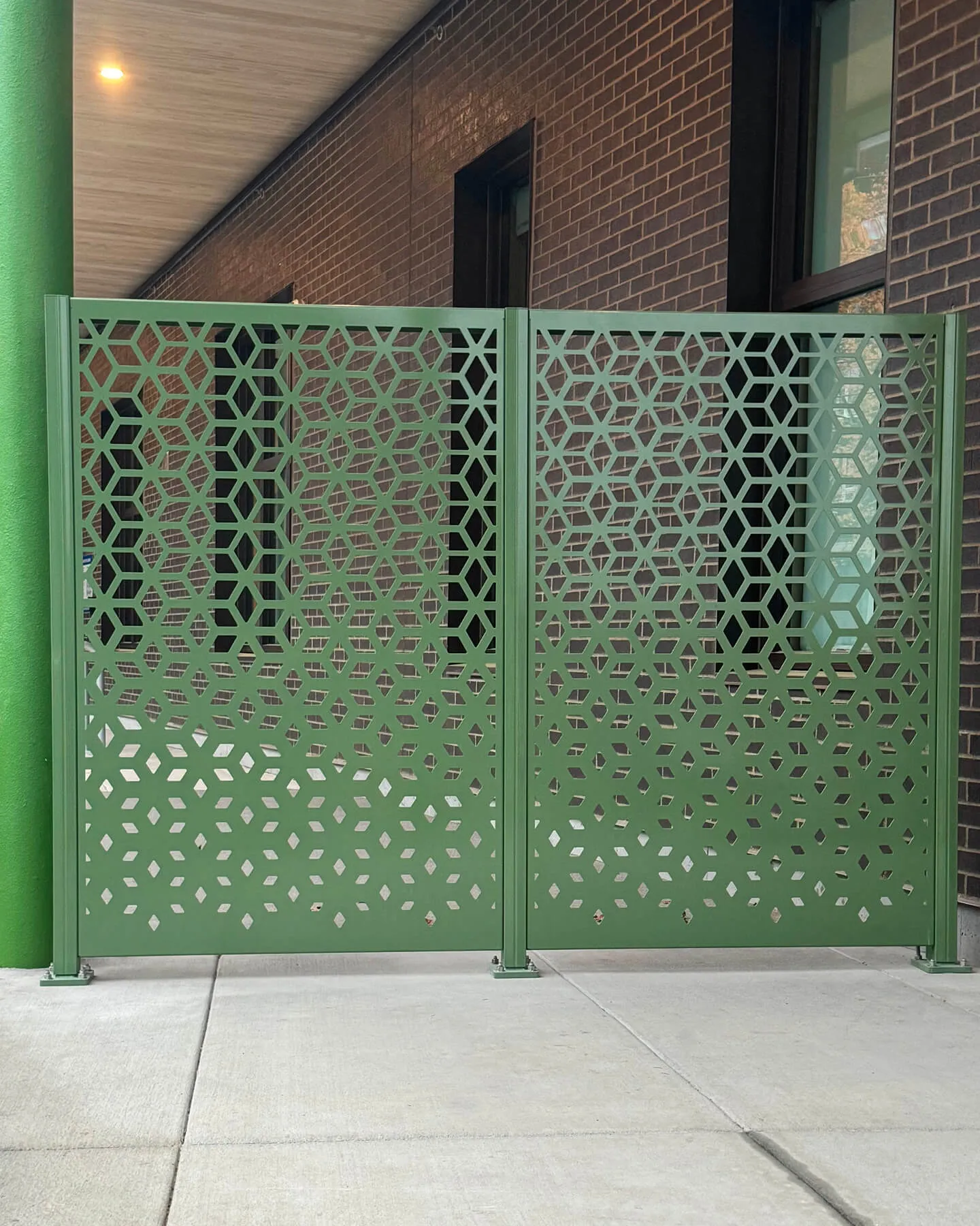 210 Cluster Seating - Maglin