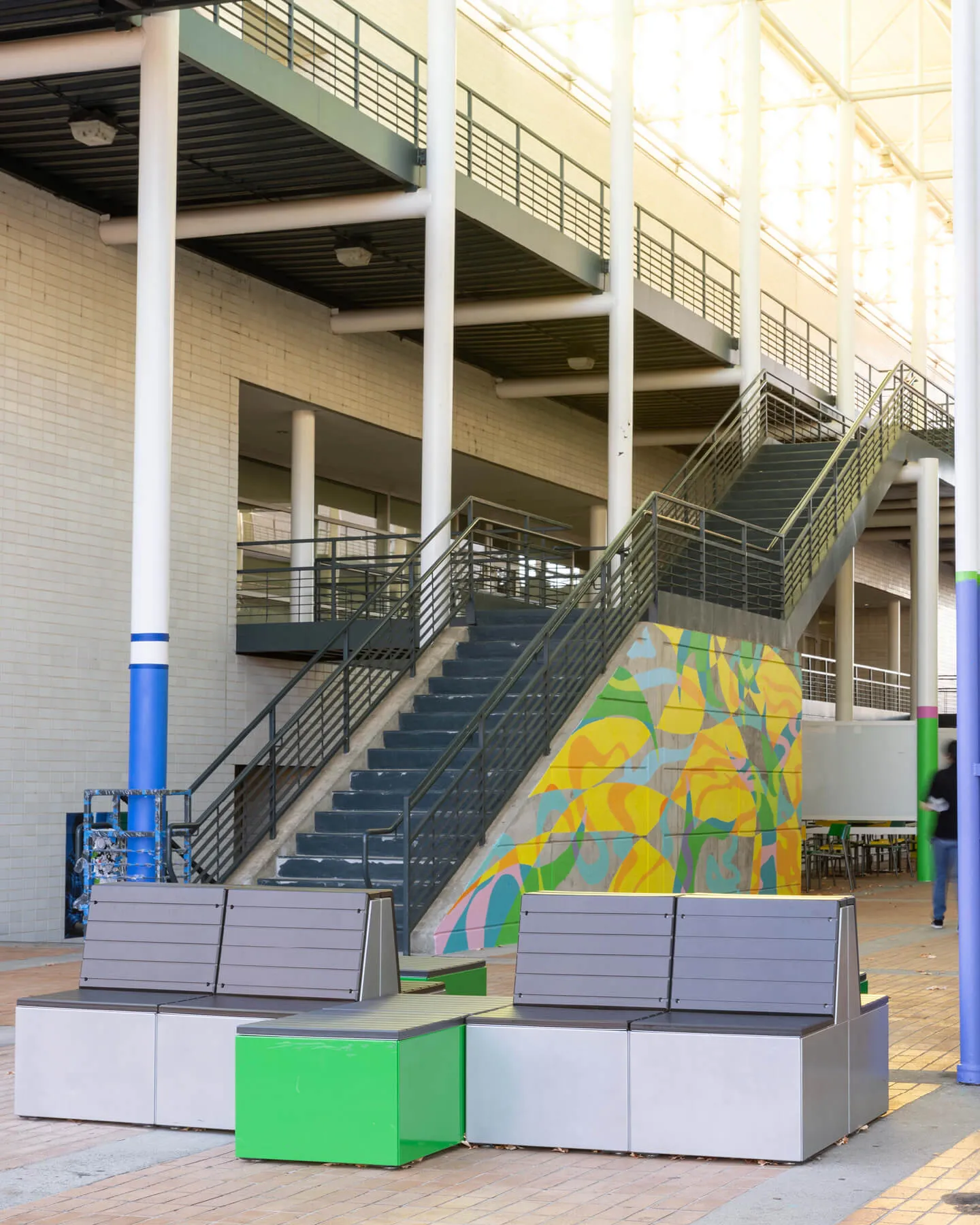 210 Cluster Seating - Maglin