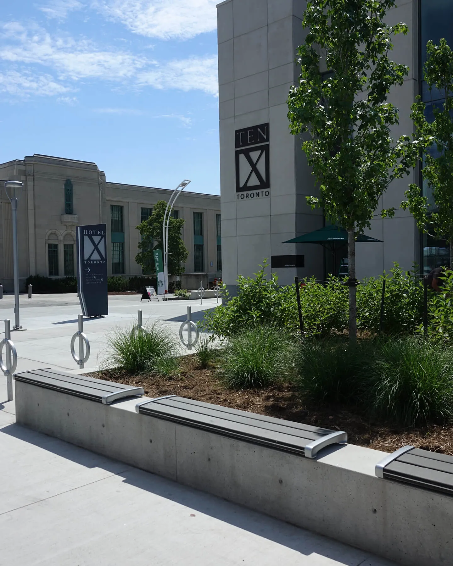 210 Cluster Seating - Maglin