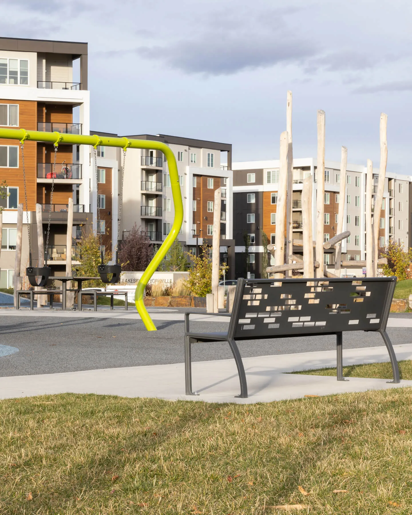 210 Cluster Seating - Maglin