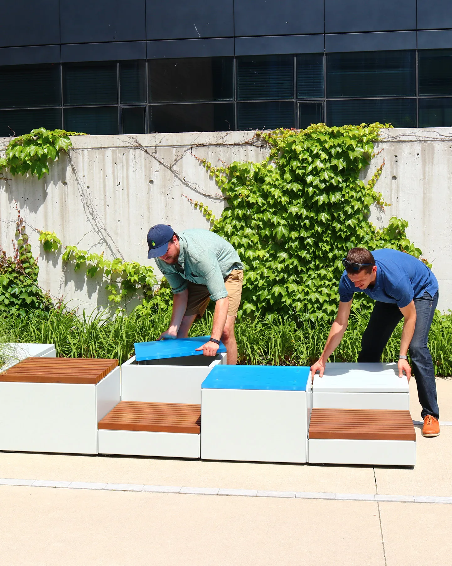 210 Cluster Seating - Maglin